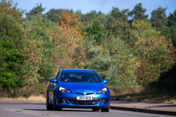 Battle of the Hatchbacks: Vauxhall Astra vs. Ford Focus