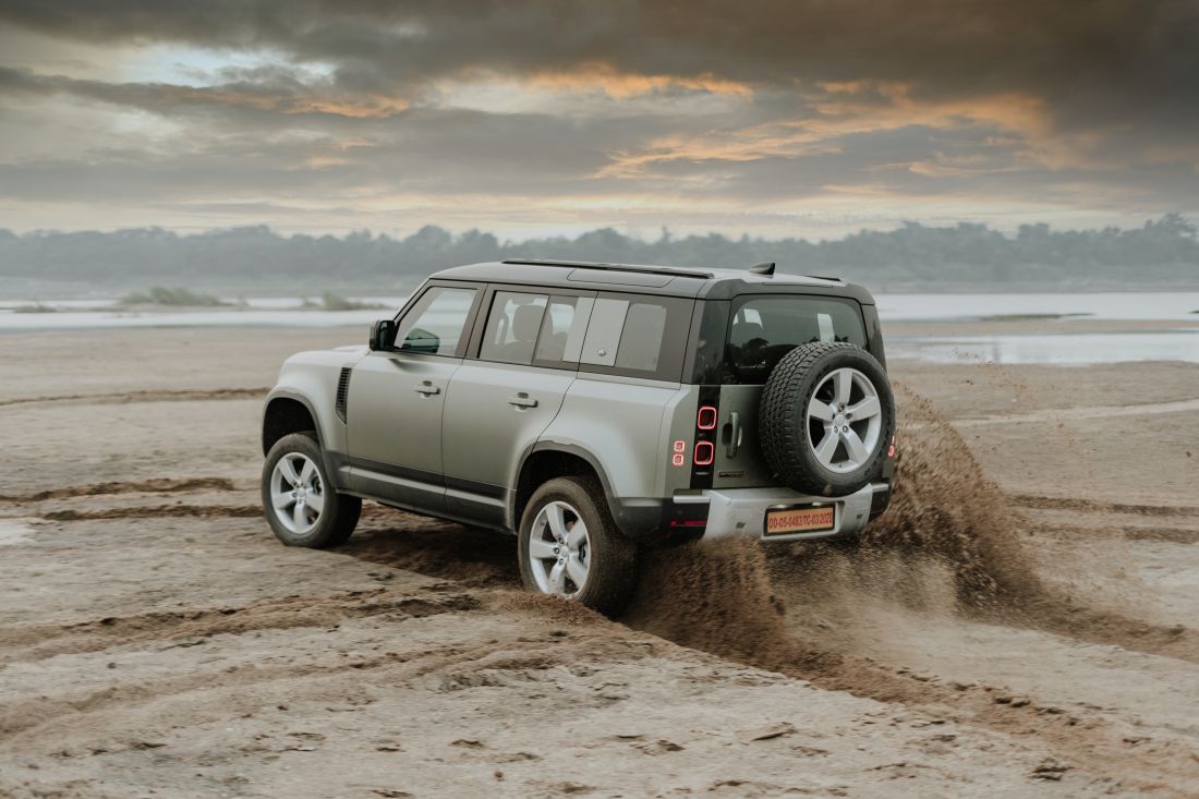 Hydrogen-fuelled Land Rover Defender prototype in the works - Rix Motor ...