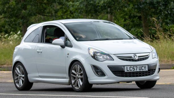 Vauxhall Astra vs. Vauxhall Corsa