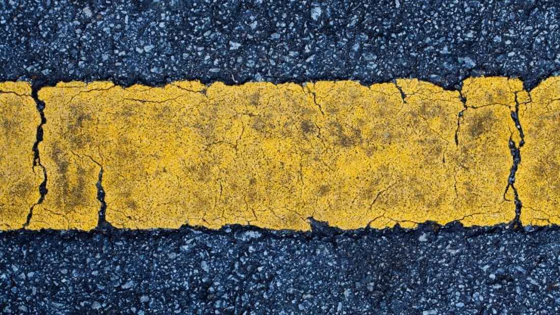 Can You Park On A Single Yellow Line? - CarSynergy