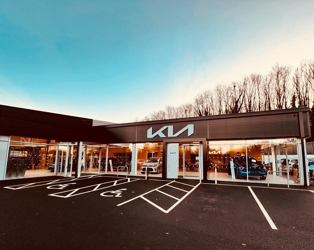 KIA UK AND ROADSIDE (GARAGES) CELEBRATE 20 YEARS TOGETHER - Roadside ...