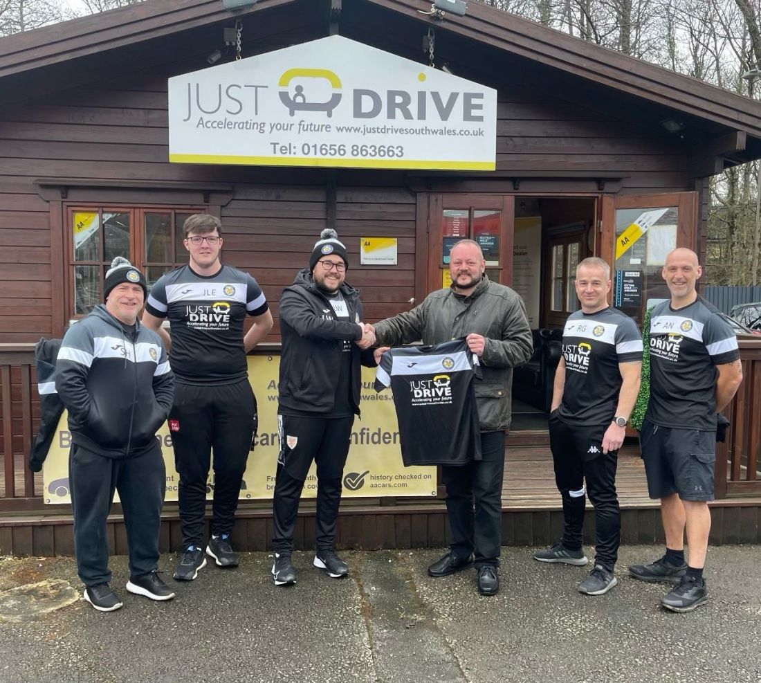 BRYNNA FC NEW KIT SPONSER - Just Drive (South Wales) Ltd