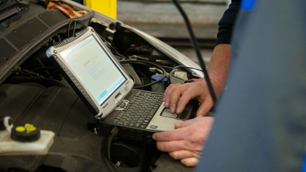 What does a full service include? - Buckingham Motor Company