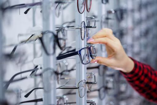 Guide to Ensure Eyesight Safety - Ponko
