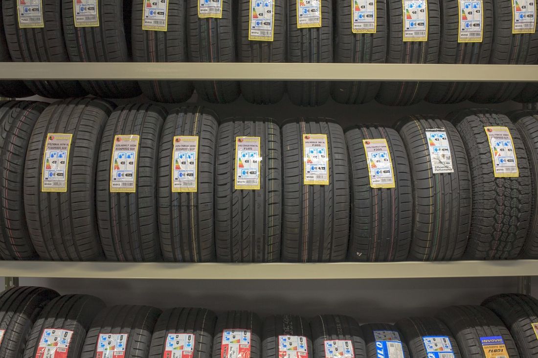 What Do the Coloured Stripes and Dots on Tyres Actually Mean? - Dace ...