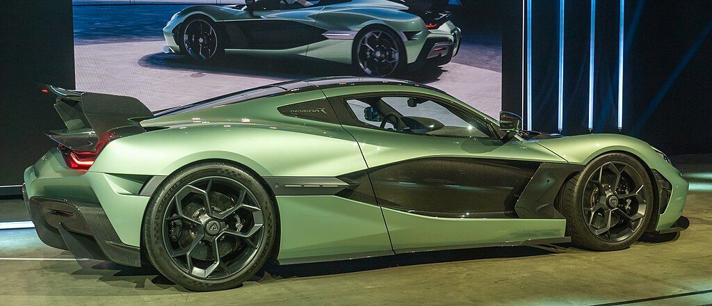 The Fastest Electric Cars in the World: How EVs are Breaking New Speed ...