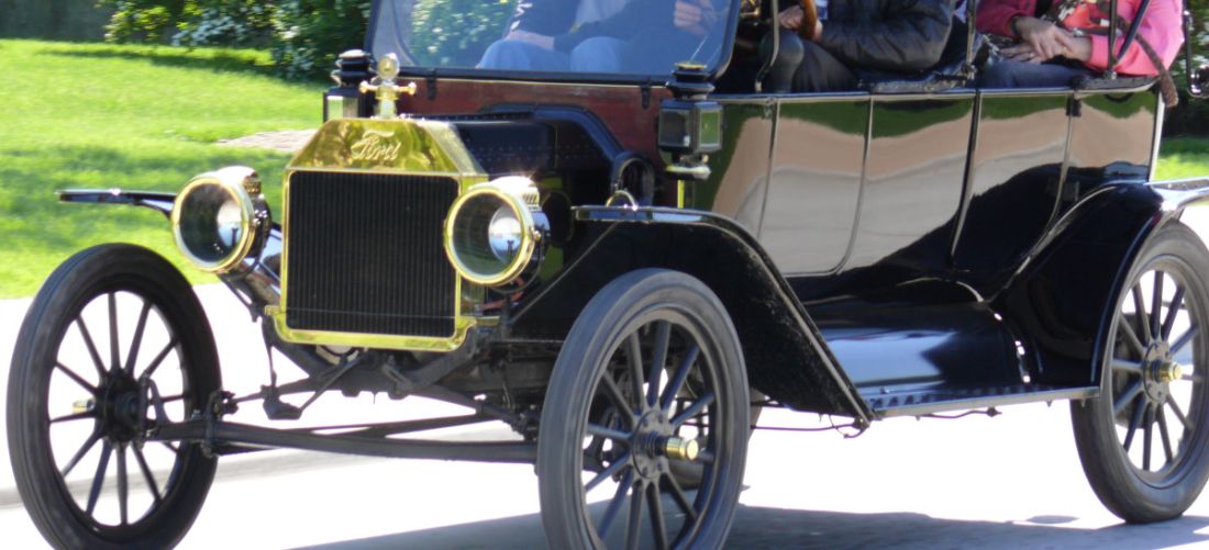The Evolution of Car Headlights - From Oil Lamps to LEDs - Dace Motor Group