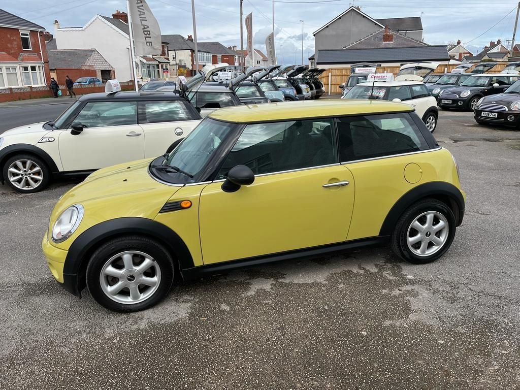 2010 MINI Hatch One 1.6 One 3D 98 BHP £3,895