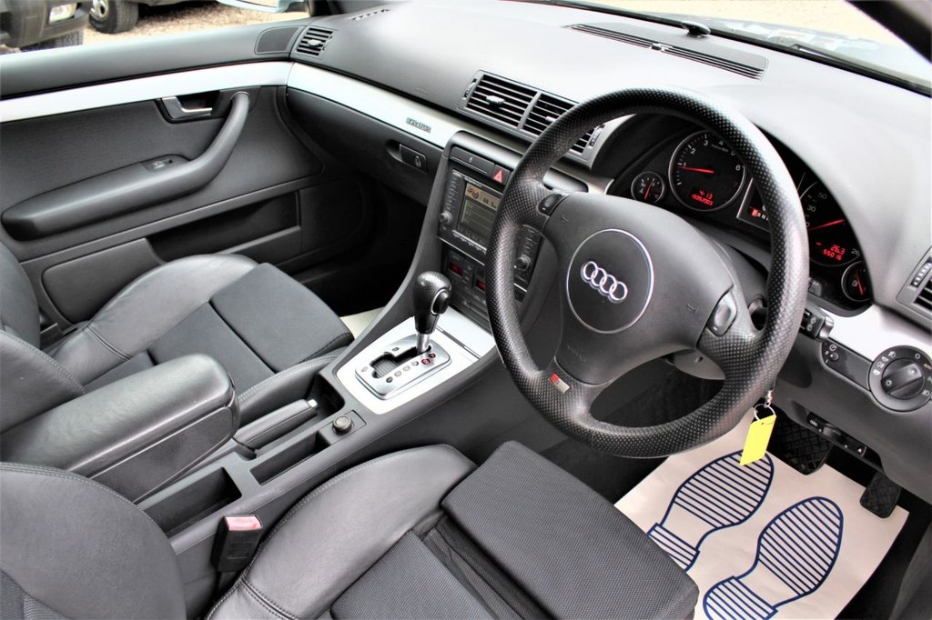Audi A4 Quattro 2004 Interior