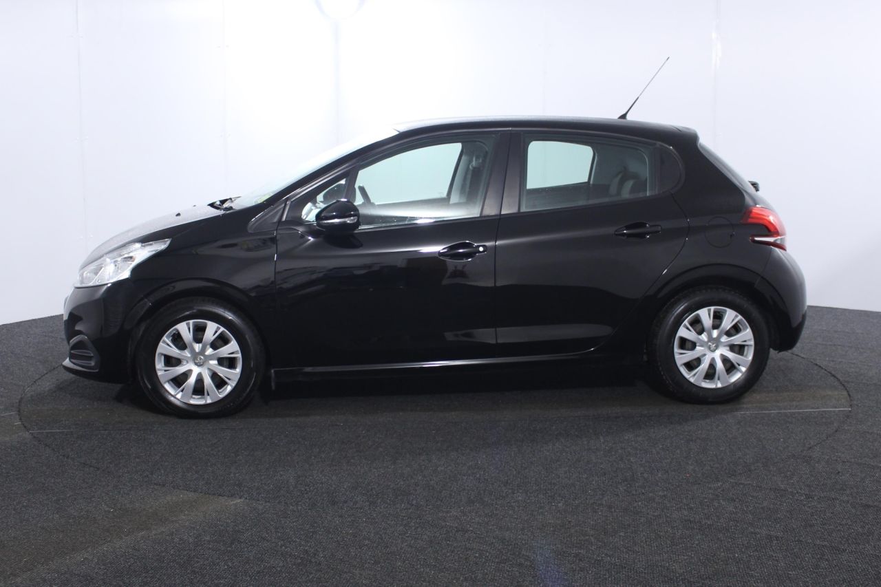 Peugeot 208 2022 4 Doors