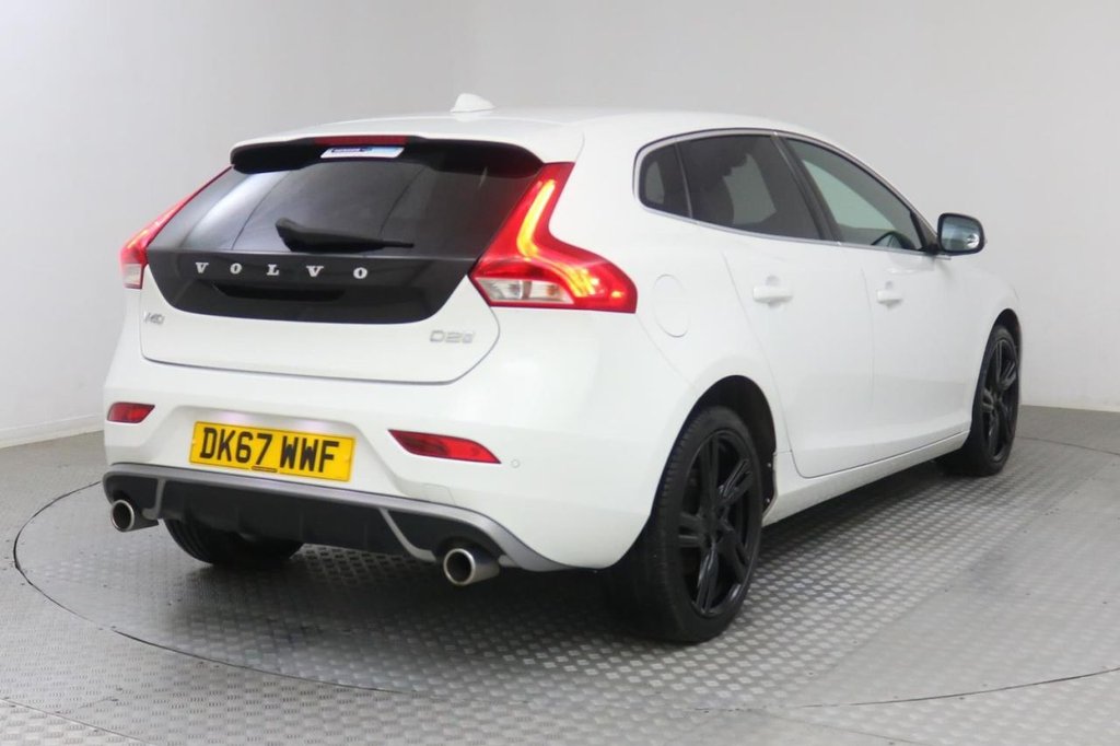 2017 Volvo V40 2.0 D2 R-Design Pro 5D £10,999