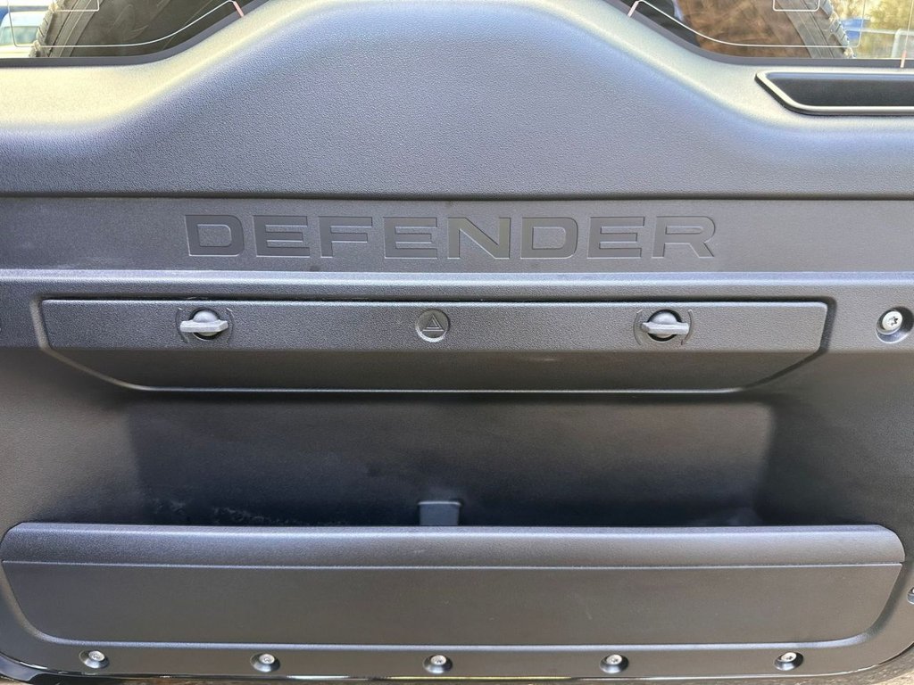 Land Rover Defender P400e 15.4kwh 2.0 XS Edition 5D 399 BHP 4WD