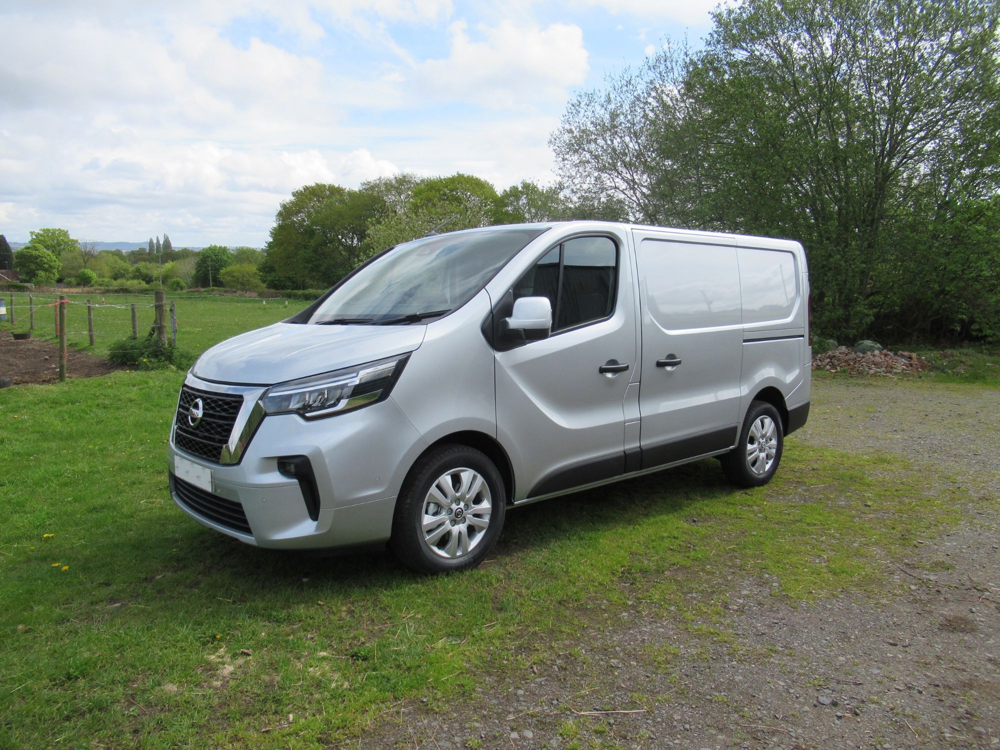 Nissan Primastar 23 Nissan Primastar L1 H1 150 BHP Tekna, Stone Grey ...