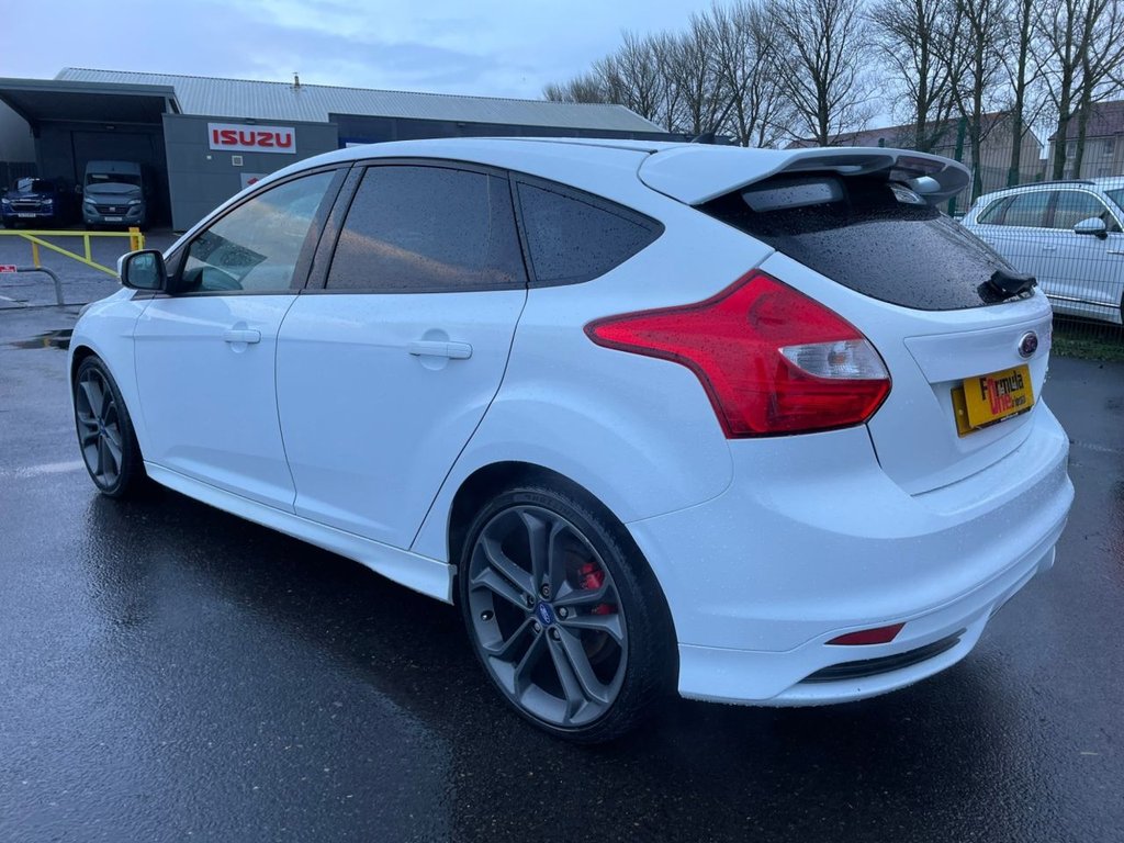 2013 Ford Focus 2.0 St-2 5D 247 BHP £10,990