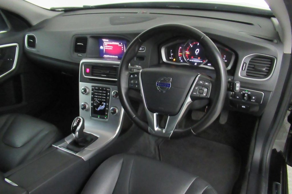 2017 Volvo V60 2.0 D4 SE Lux Nav 5D Auto 188 BHP