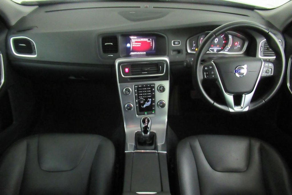 2017 Volvo V60 2.0 D4 SE Lux Nav 5D Auto 188 BHP