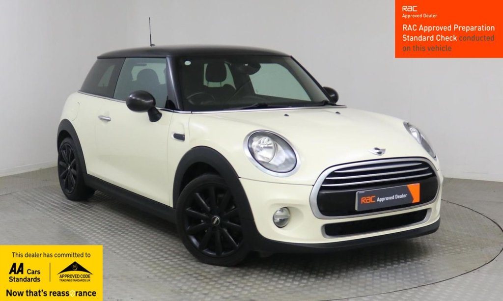 2015 MINI Hatch Cooper Cooper D £8,999