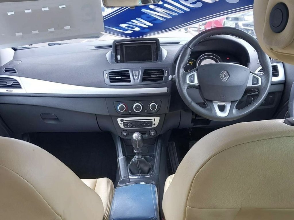 Renault Fluence Interior 360 View