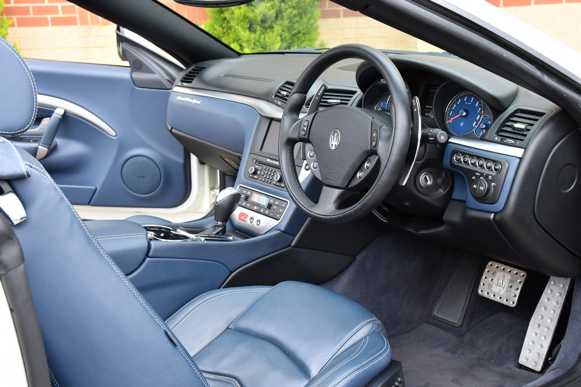 Maserati Granturismo Blue Interior
