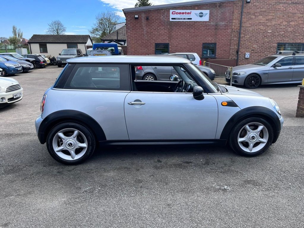 2007 MINI Hatch One 1.4 One 3D 94 BHP £2,395