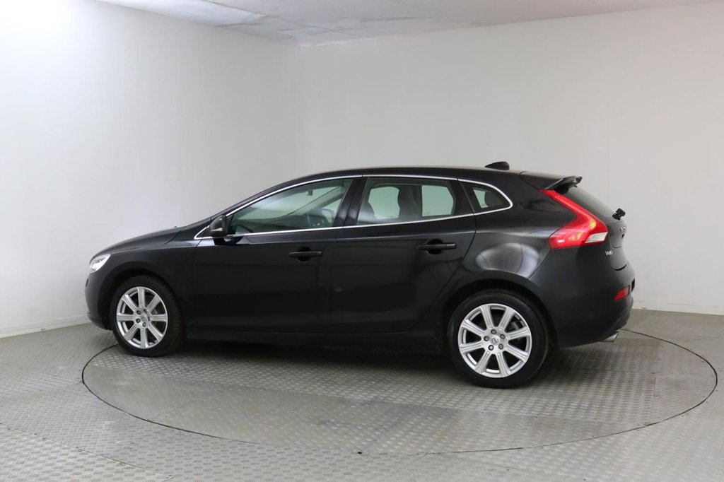 2018 Volvo V40 D4 Inscription £12,499