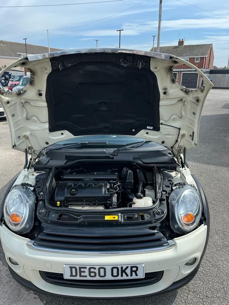 2010 MINI Hatch First 1.6 First 3D 75 BHP £3,295