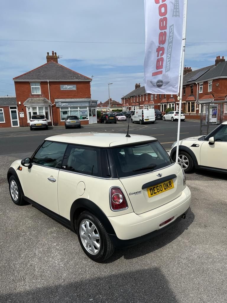2010 MINI Hatch First 1.6 First 3D 75 BHP £3,295