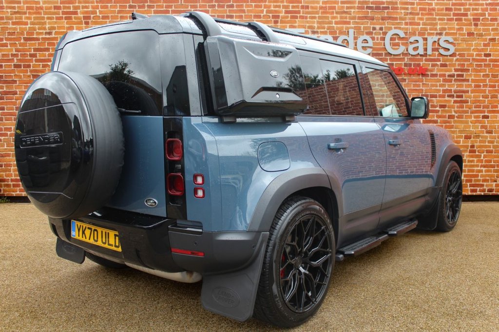 2020 Land Rover Defender 2.0 SE 5D 237 BHP £58,990