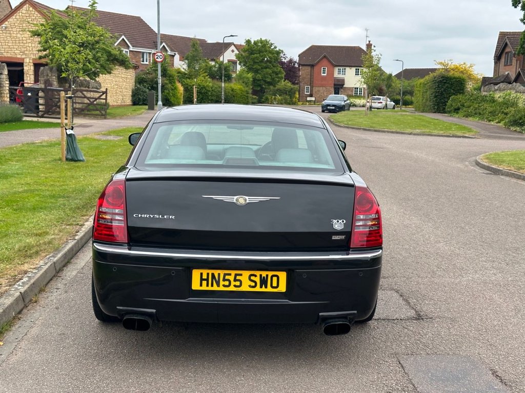 2005 Chrysler 300c 3.5 V6 Rhd 4D 250 BHP £5,990