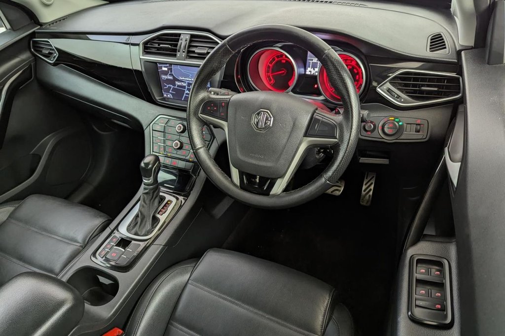 2017 MG GS Exclusive Dct £11,999