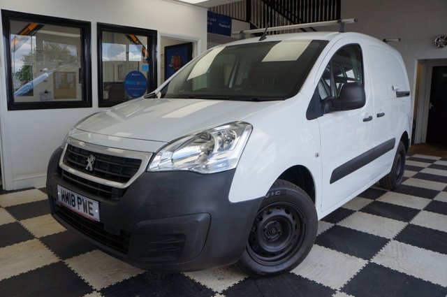 Used vans for sale. Salisbury & Wiltshire van Dealer | Landford Car Centre