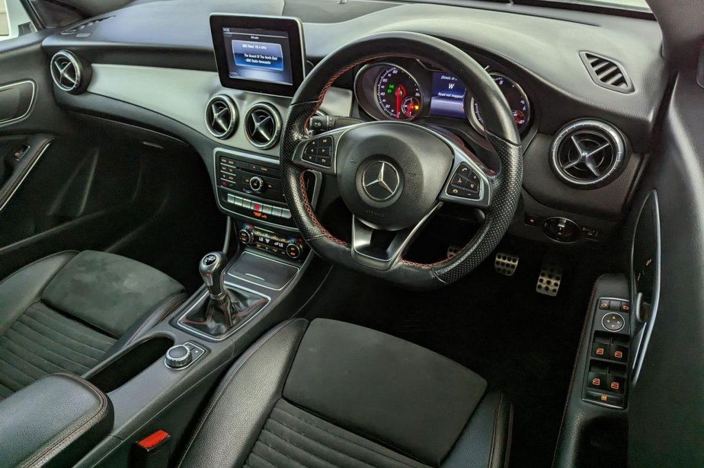 Mercedes-Benz Cla 1.6 Cla 180 Amg Line Edition 4D 121 BHP