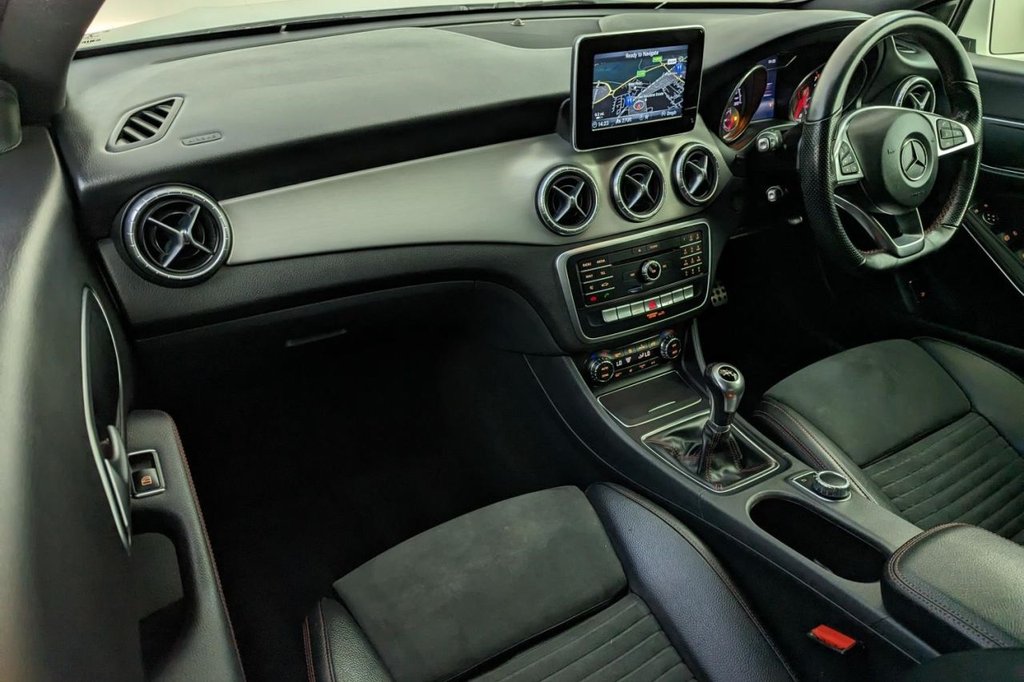 Mercedes-Benz Cla 1.6 Cla 180 Amg Line Edition 4D 121 BHP