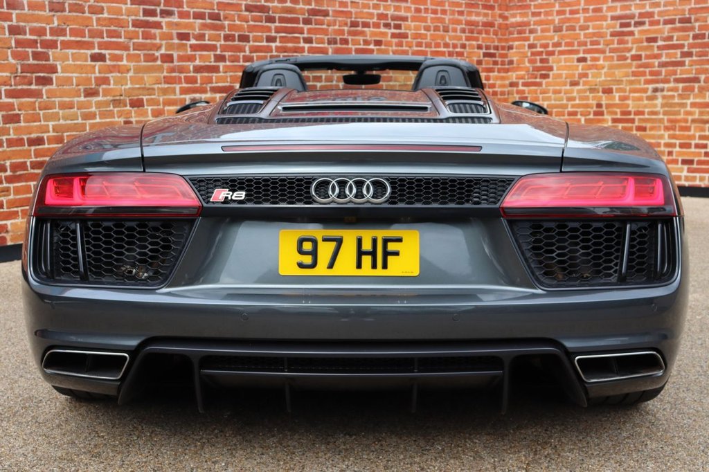 2017 Audi R8 5.2 Spyder V10 Quattro 2D 533 BHP £74,990