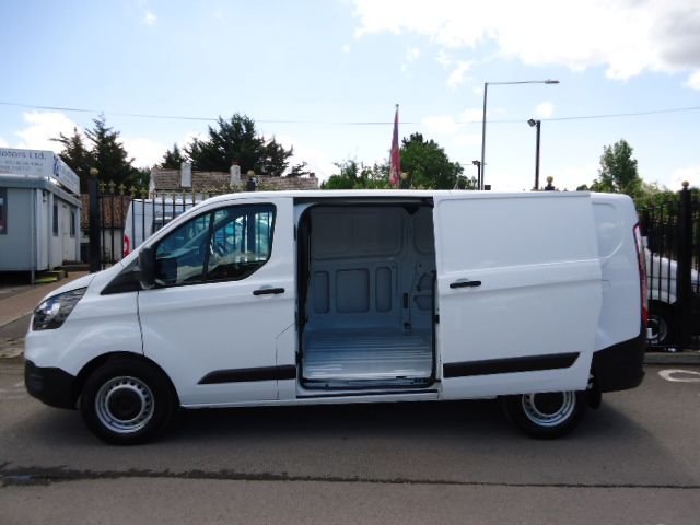 Ford Transit Custom 2.0 340 Ecoblue Leader Premium Panel Van 5dr Diesel ...