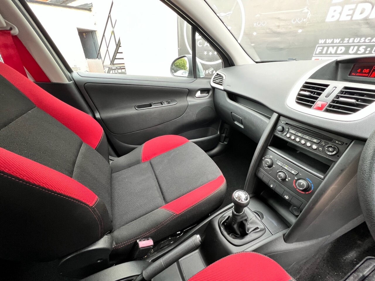 Peugeot 207 2022 Interior
