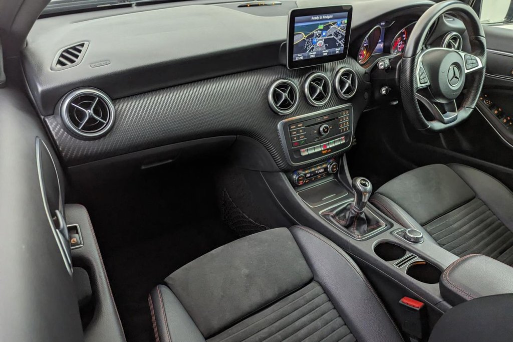 Mercedes-Benz A-Class 1.5 A 180 D Amg Line Executive 5D