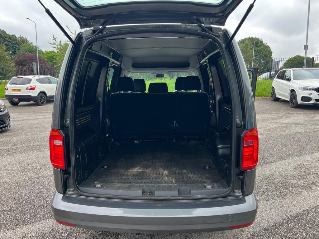 2019 Volkswagen Caddy Maxi C20 TDI Kombi £19,000