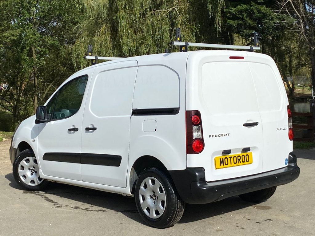 2018 Peugeot Partner Blue HDI Professional L1 £6,980