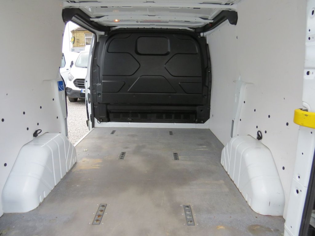Ford Transit Custom 300 Base 2.0tdci 104 BHP Euro 6 L1 H1 (facelift ...