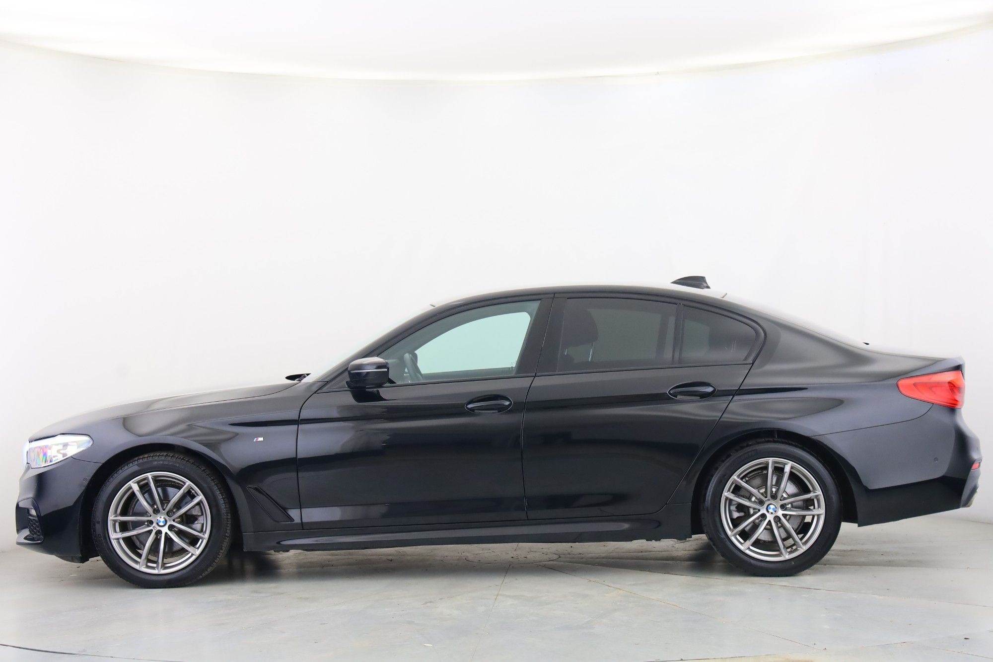 2020 BMW 5 Series 520d M Sport Mhev £23,999