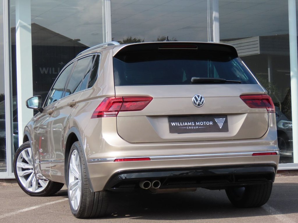 Volkswagen Tiguan 2.0 R-Line TDI Bluemotion Technology DSg 5D 148 BHP