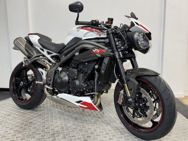 Used Triumph Speed Triple 1050 bikes for sale. Triumph Speed Triple 1050 Dealer Swindon Budget Bikes Ltd