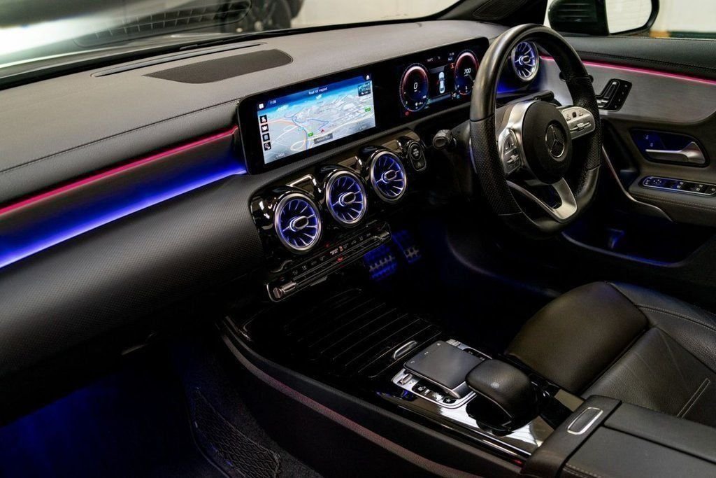 Mercedes-Benz Cla 1.3 Cla 200 Amg Line Premium Plus 4D 161 BHP