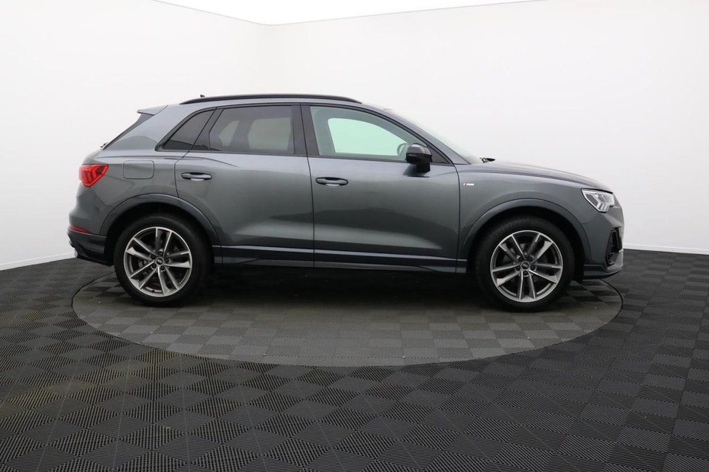 Audi Q3 1.5 Tfsi S Line Black Edition Mhev 5D 148 BHP