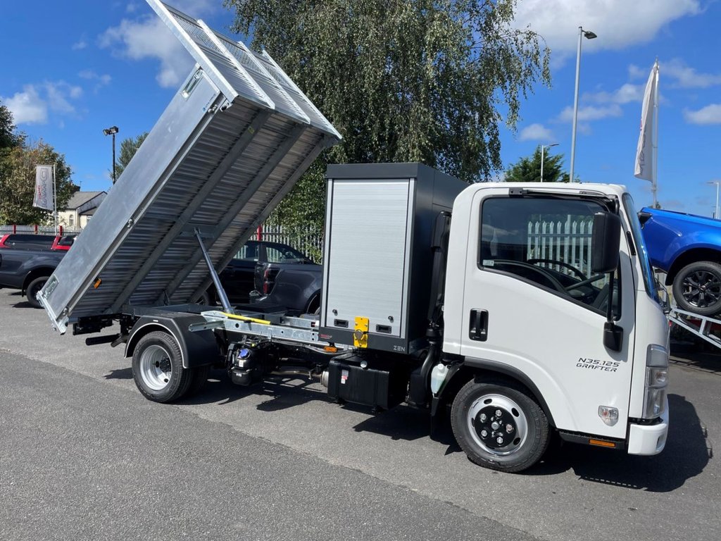 Isuzu Trucks Grafter N35.125t Utilitruk Tipper With Full Size Tool Pod ...
