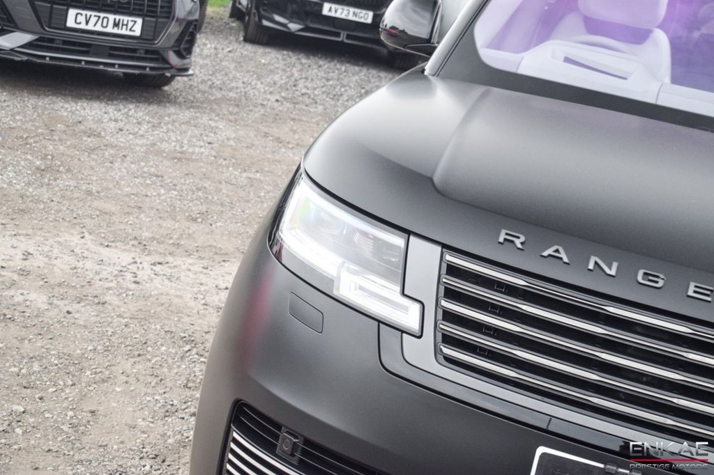 Land Rover Range Rover Vogue 4.4 P530 V8 SV Suv 5dr Petrol Auto 4WD ...