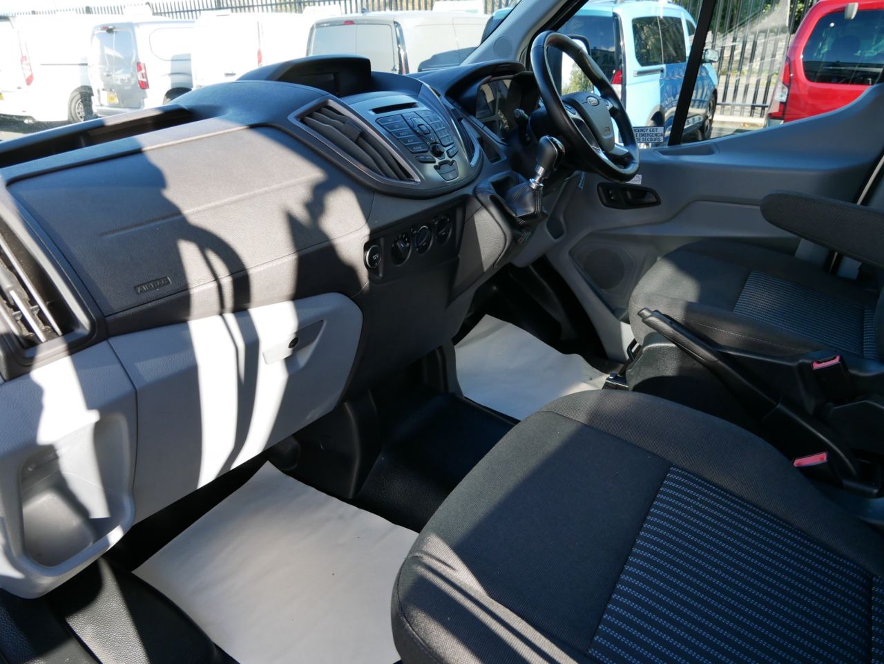 Ford Transit 460 Rwd 2.2 TDCI 125 BHP Xlwb Trend 17 Seater MINIbus