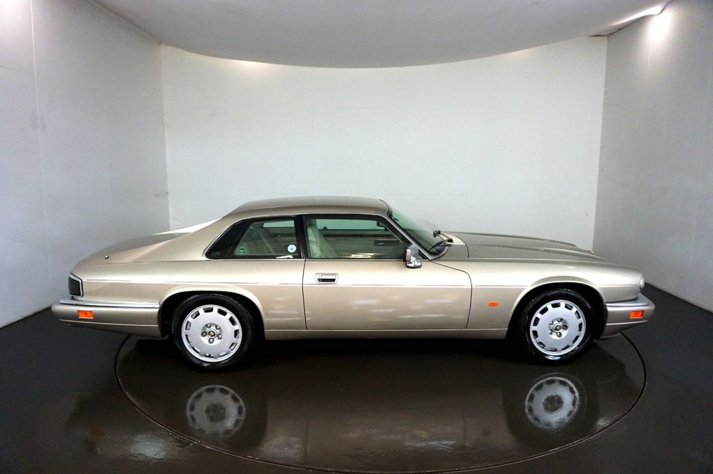 Jaguar Xjs 4.0 Celebration Coupe-Fantastic Low Mileage Example, Having ...