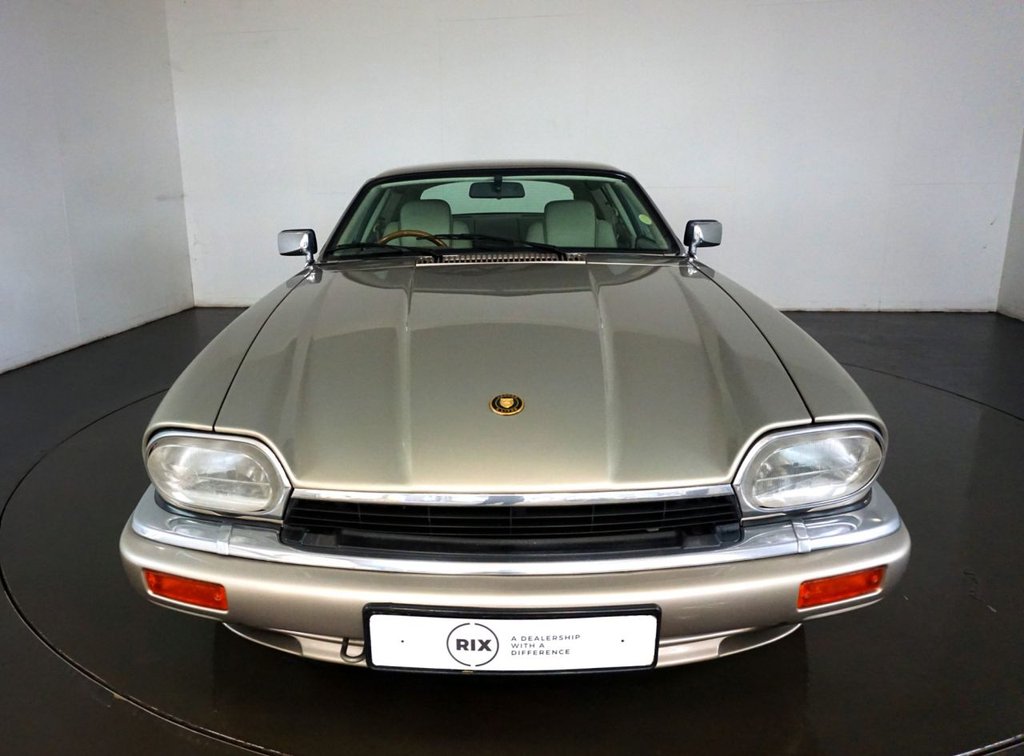 Jaguar Xjs 4.0 Celebration Coupe-Fantastic Low Mileage Example, Having ...